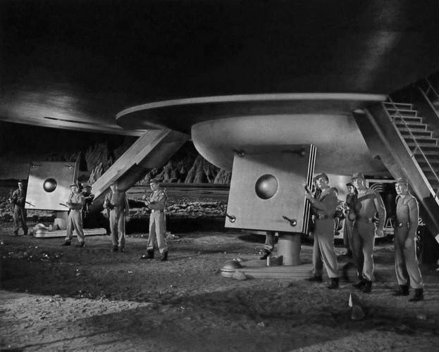 Forbidden Planet Illuminatign Laser Rifle : r/RayGunRepository